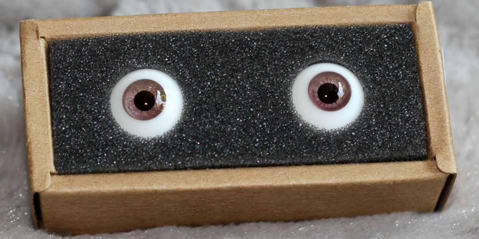 Review: Mako eyes – Fantasywoods